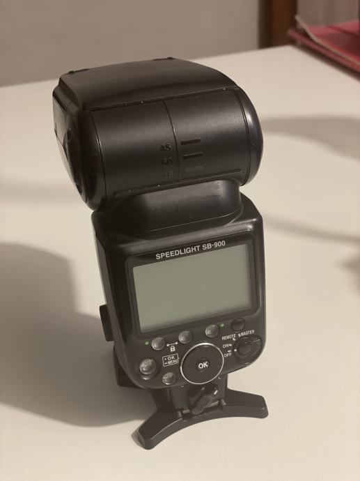 Nikon SB-900