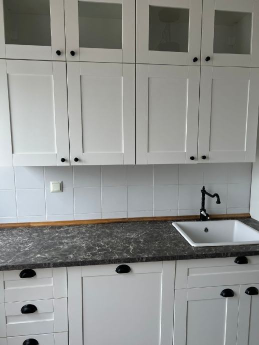 Kuhinja, fronte i uređaji Ikea, korpusi Elgrad