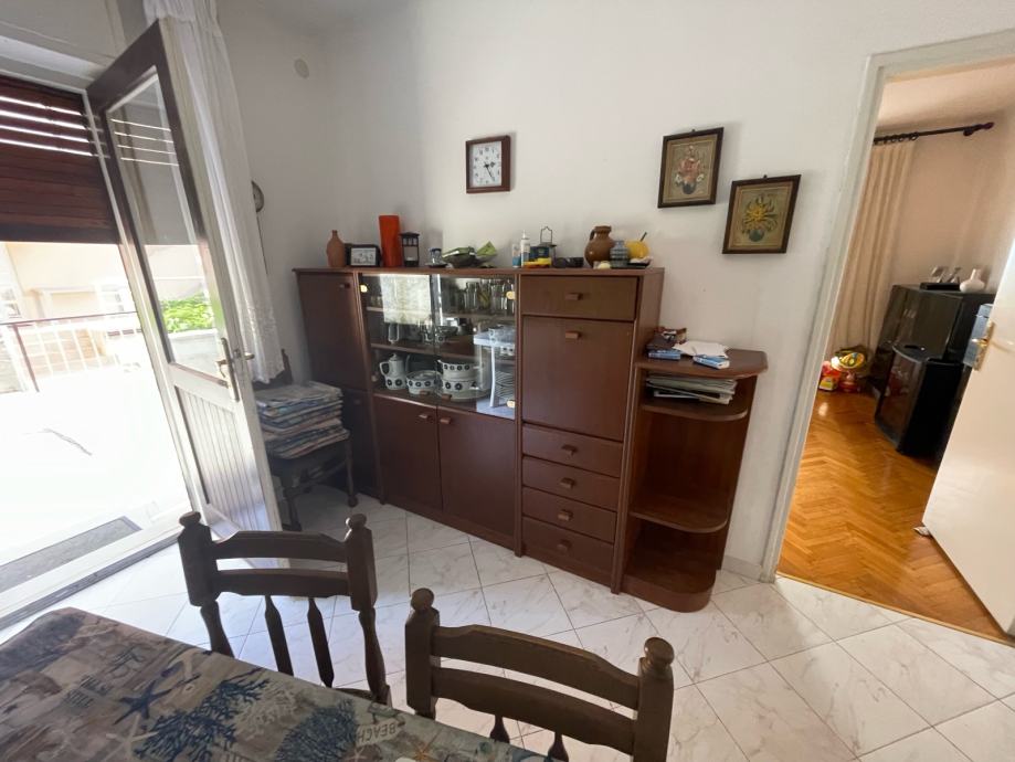 Poklanja se namjestaj