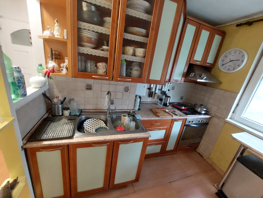 Poklanjam kuhinju HITNO