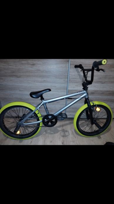 BMX za djecu od 8 do12 godina BMX za djecu od 8 do12 godina