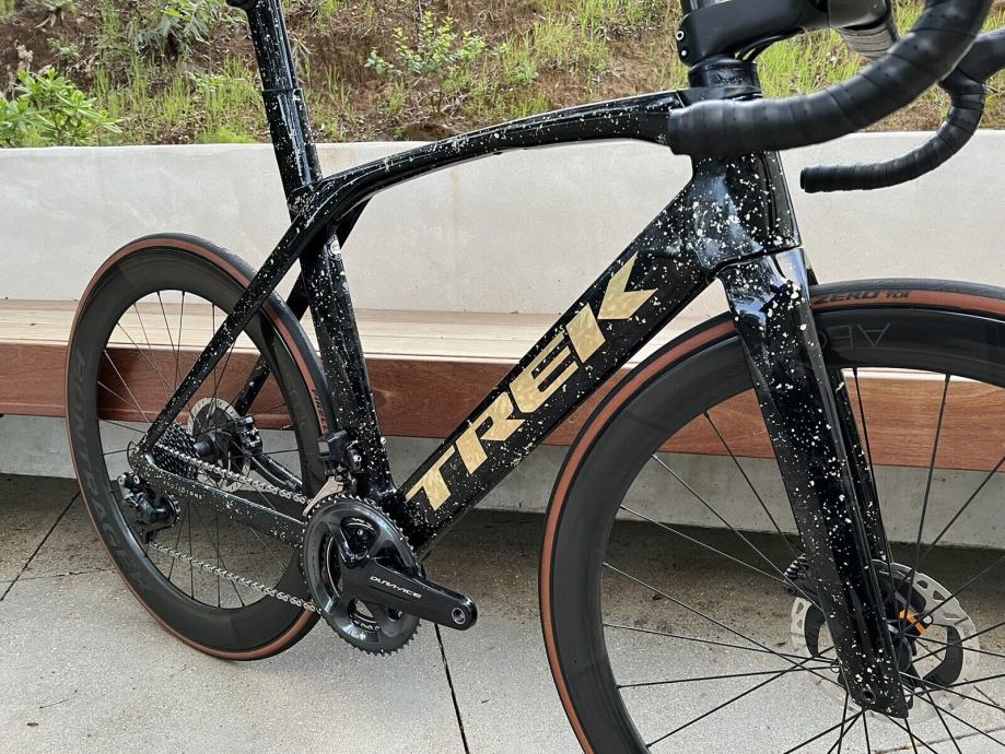 Trek Madone SLR 9 Dura Ace Di2 Project One Icon Gold flake 56cm