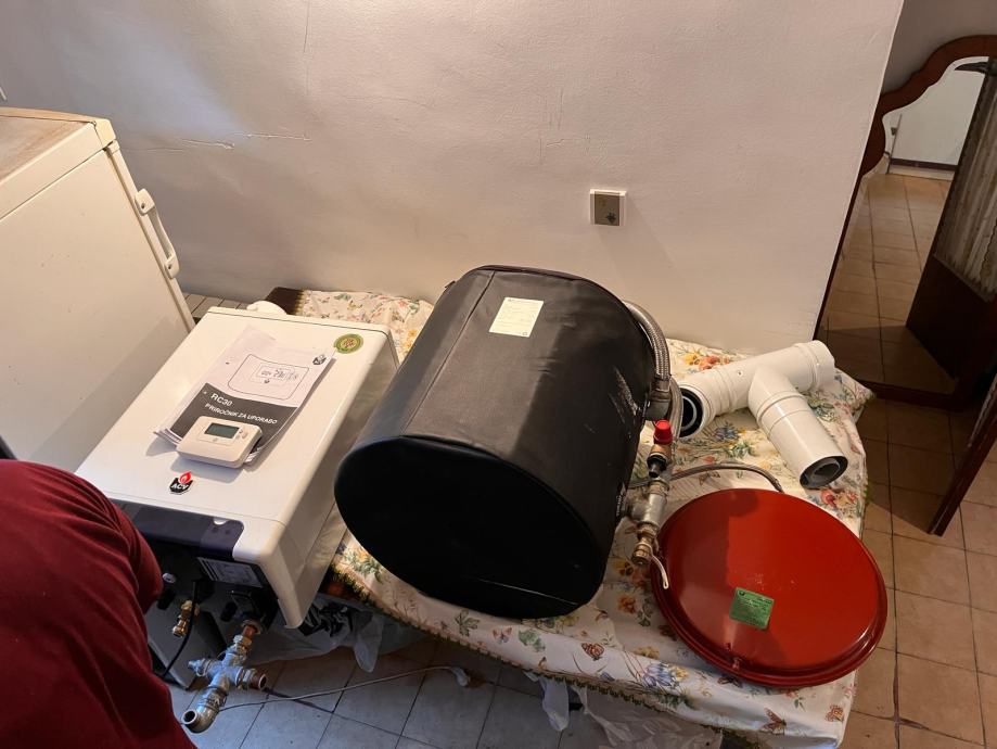 plinski kondenzacijski kotao ACV Kompakt HRE eco 18 i spremnik 50 l