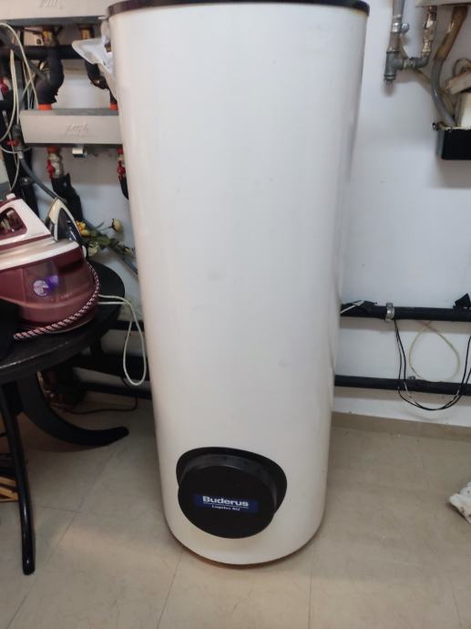 spremnik za toplu vodu Buderus 200l tel 0997403400