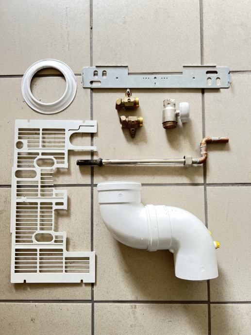Vaillant VUW SOE 242/2-5 fasadni kombinirani plinski bojler 24 kW Vaillant VUW SOE 242/2-5 fasadni kombinirani plinski bojler 24 kW