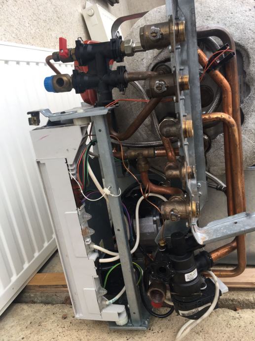 Fasadni plinski bojler Bosch Junkers eurostar acu hit zwse 23-4 mfk