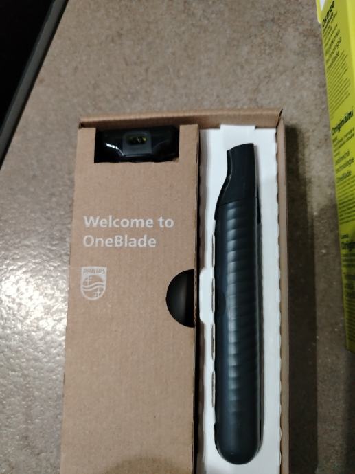 Philips OneBlade original - trimer za bradu