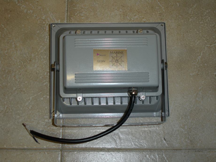 Reflektor “AVC-LED flood light” 12/24 V ***TOTALNA RASPRODAJA***