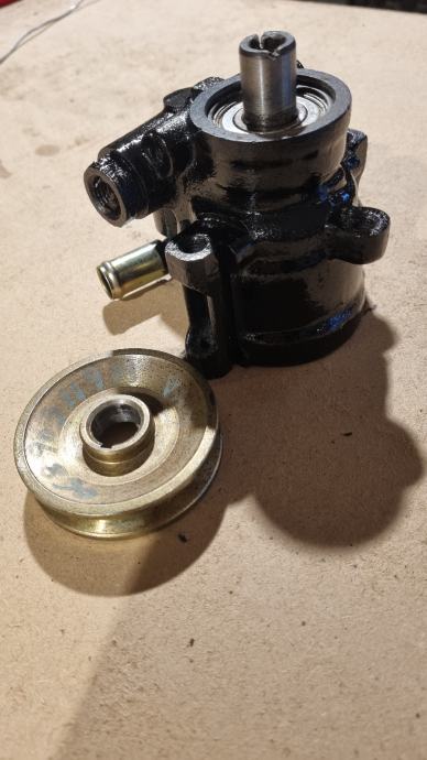 mercruiser original servo pumpa