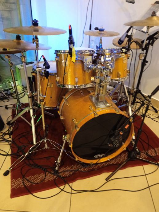 Cadeson Studio Maple
