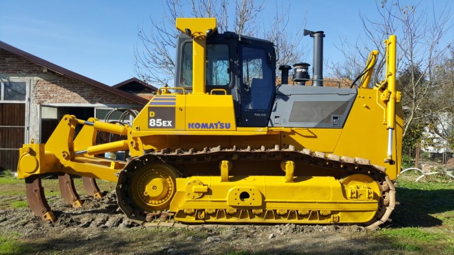 KOMATSU D85-EX15