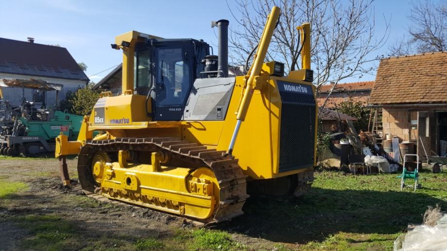 KOMATSU D85-EX15