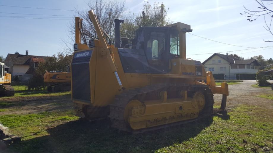 KOMATSU D85-EX15