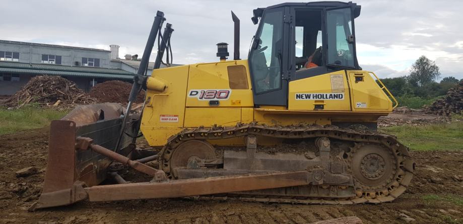 NEW HOLLAND D180