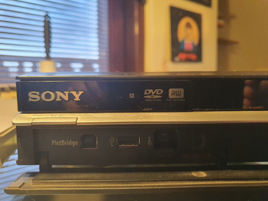 DVD Snimalica SONY RDR-HX780 160 GB