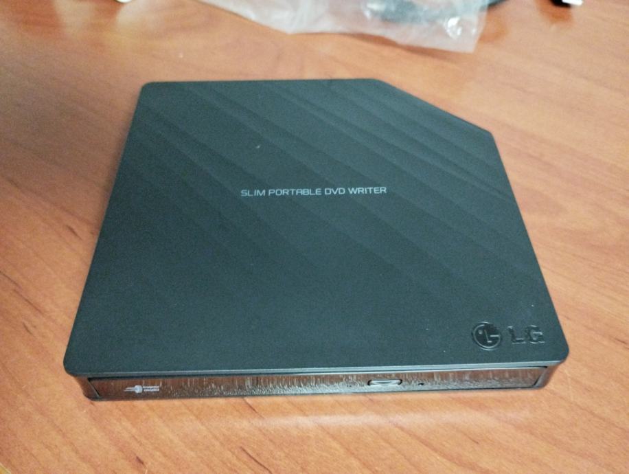 LG SLIM PORTABLE DVD WRITER GP30 -- HITNO