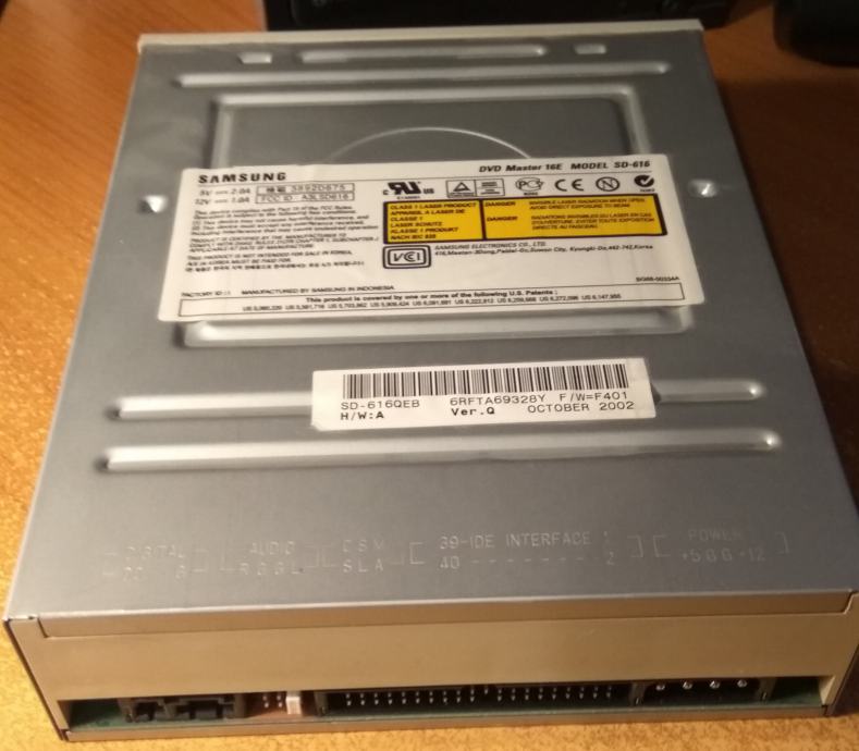 Samsung CD/DVD čitač