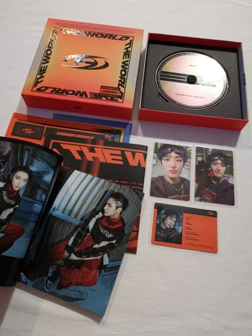 ATEEZ CD Album - The World EP.1: Movement (Z Ver.) - NOVO