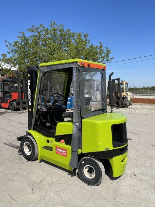 VILIČAR CLARK DIESEL - 1997. god. AUTOMATIK - VILJUŠKAR U ZAGREBU