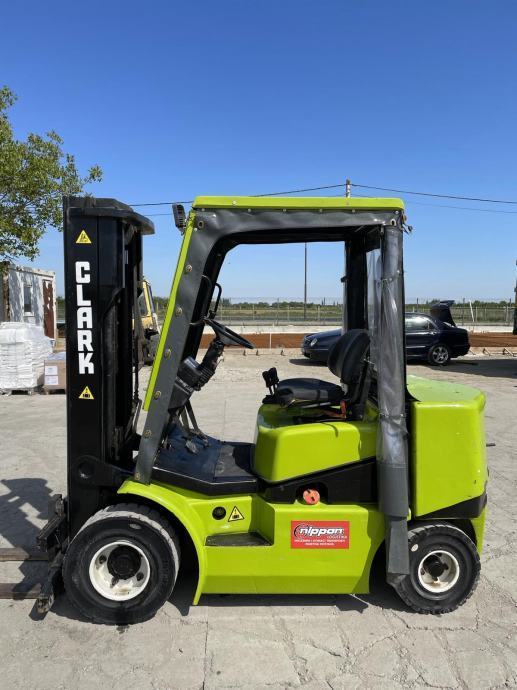 VILIČAR CLARK DIESEL - 1997. god. AUTOMATIK - VILJUŠKAR U ZAGREBU