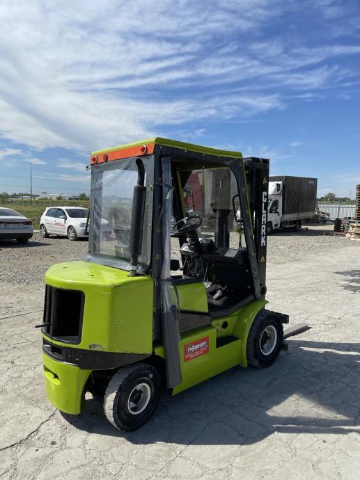 VILIČAR CLARK DIESEL - 1997. god. AUTOMATIK - VILJUŠKAR U ZAGREBU