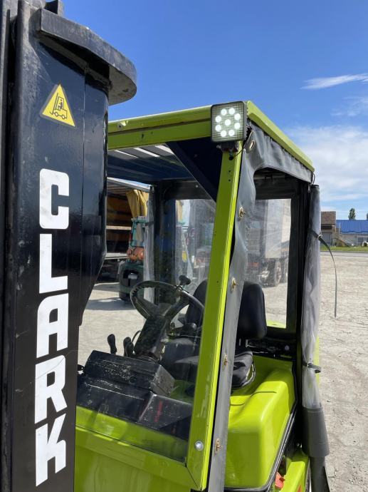 VILIČAR CLARK DIESEL - 1997. god. AUTOMATIK - VILJUŠKAR U ZAGREBU