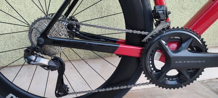 Canyon Ultimate CF SL8 Aero