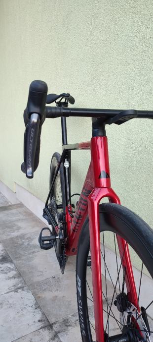 Canyon Ultimate CF SL8 Aero