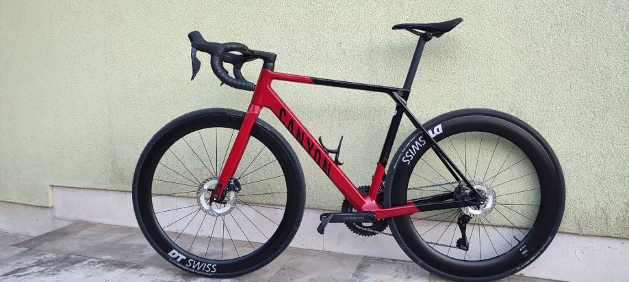 Canyon Ultimate CF SL8 Aero