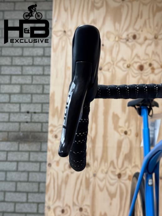 Trek Madone SLR 9 Disc eTap P1 Cestovni bicikl Sram Red AXS 2020