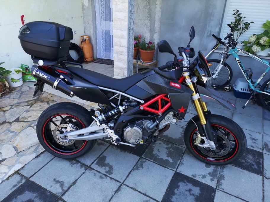 Aprilia Dorsoduro factory 750 cm3, 2010 god.