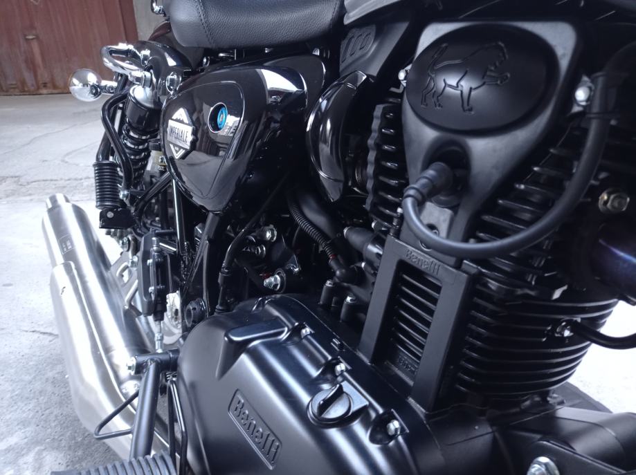 Benelli Imperiale 400 - Prilika! Novo! 380 cm3, 2023 god.