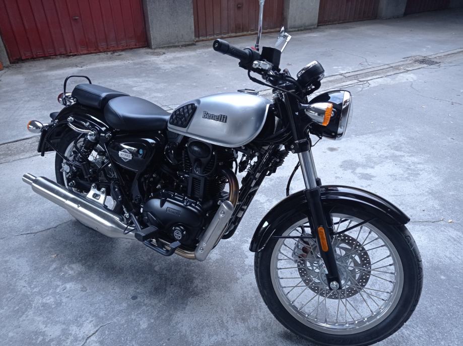 Benelli Imperiale 400 - Prilika! Novo! 380 cm3, 2023 god.