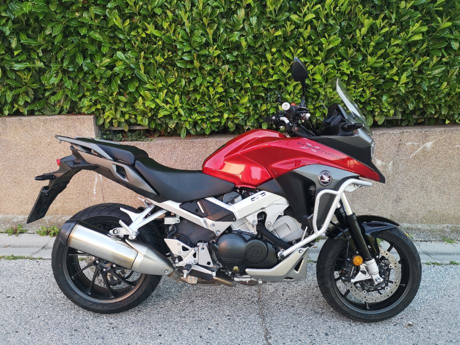 Honda Vfr800x Vrf 800 x Crossrunner, 2016 god.