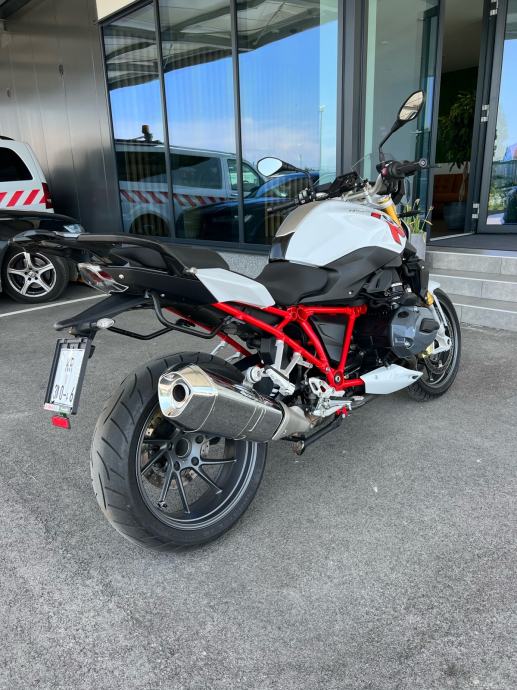 BMW R1200R LC 1170 cm3, 2016 god.