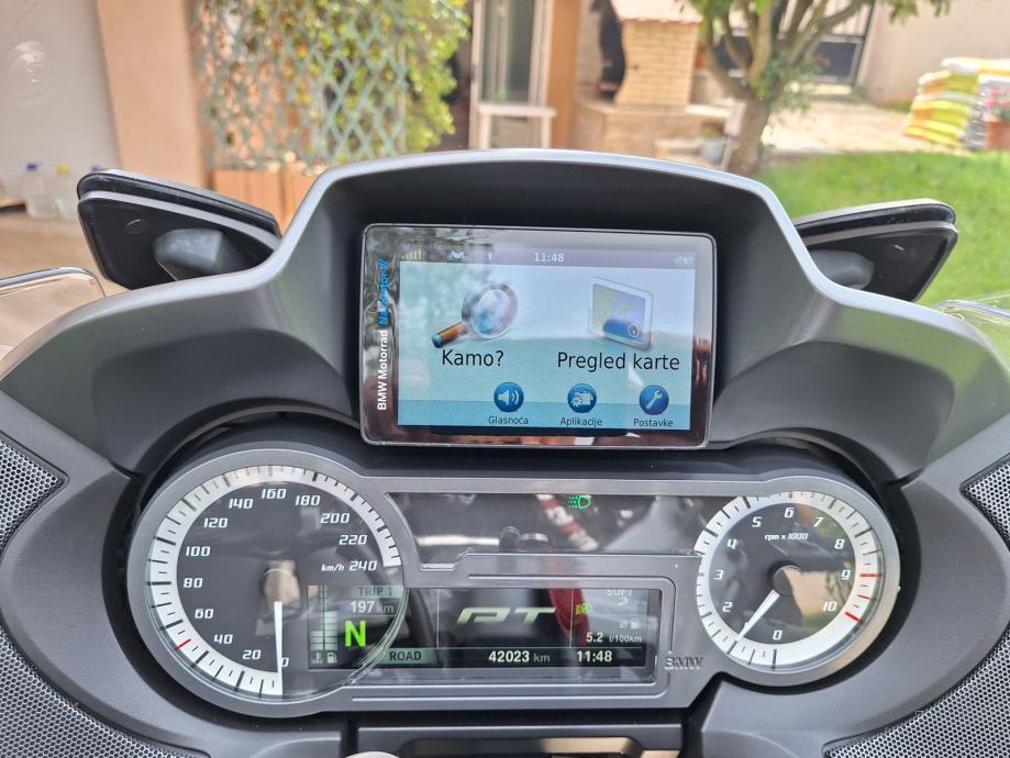 BMW R1200RT, nova registracija do 8/2025, izuzetno očuvan motor, 2015 god.