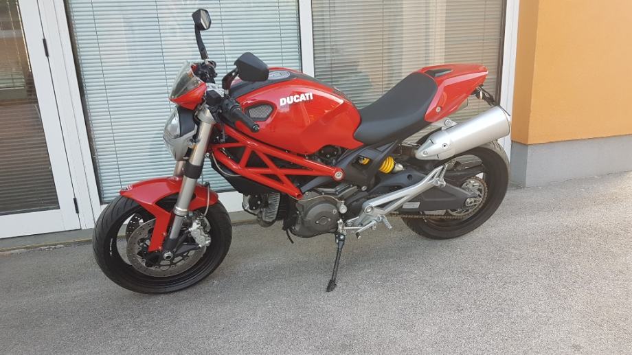 Ducati 769 696 cm3, 2008 god.