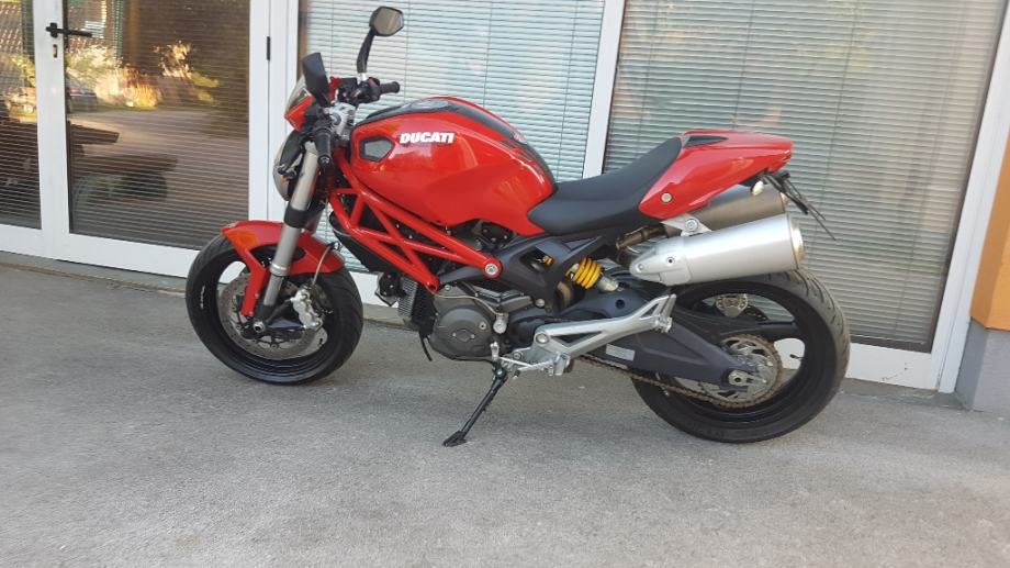 Ducati 769 696 cm3, 2008 god.