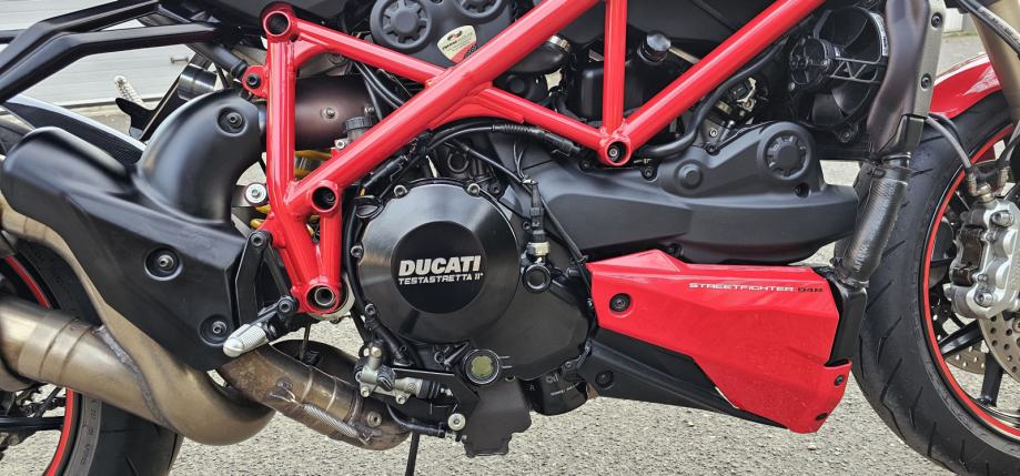 Ducati 848 Streetfighter 850 cm3, 2013 god.