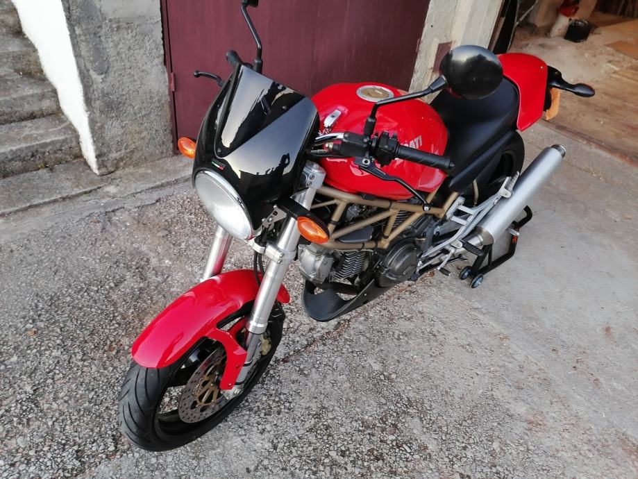 Ducati Monster 600 cm3, 2000 god.