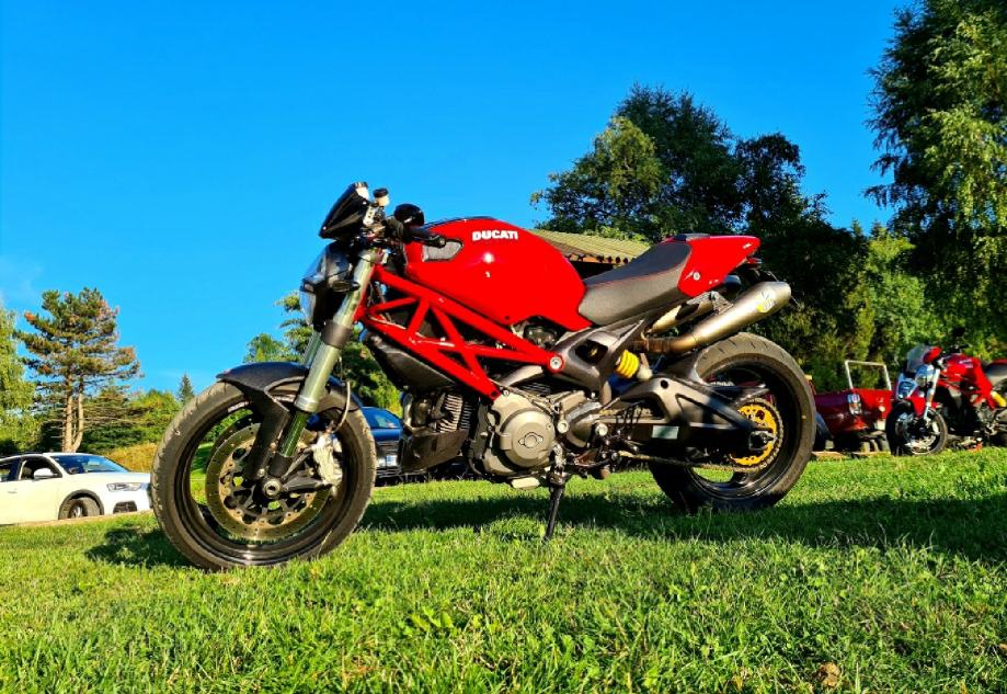 Ducati Monster 696 plus 696 cm3, 2009 god.
