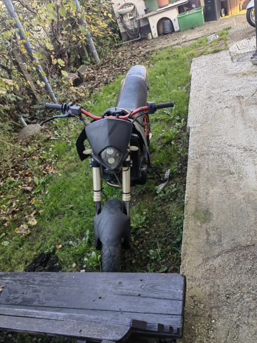 Gilera Gilera 650 super moto 650 cm3, 2009 god.