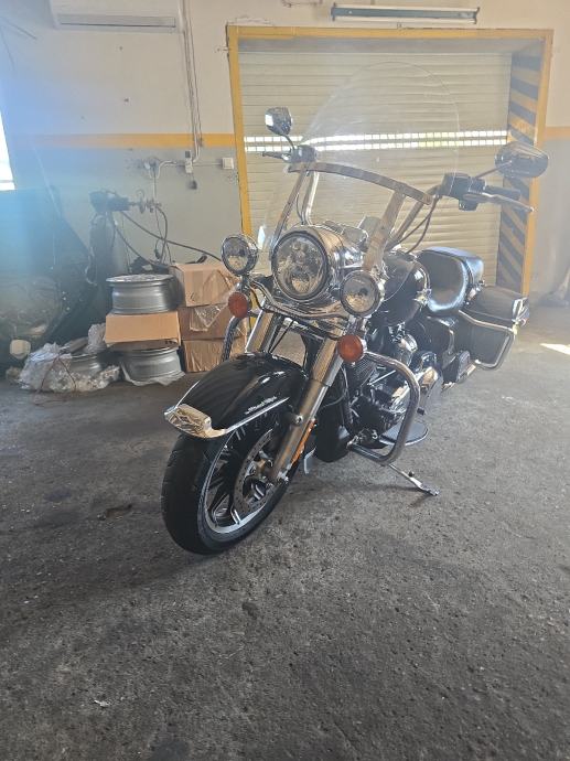 Harley Davidson road king m 8 107 1750 cm3, 2019 god.