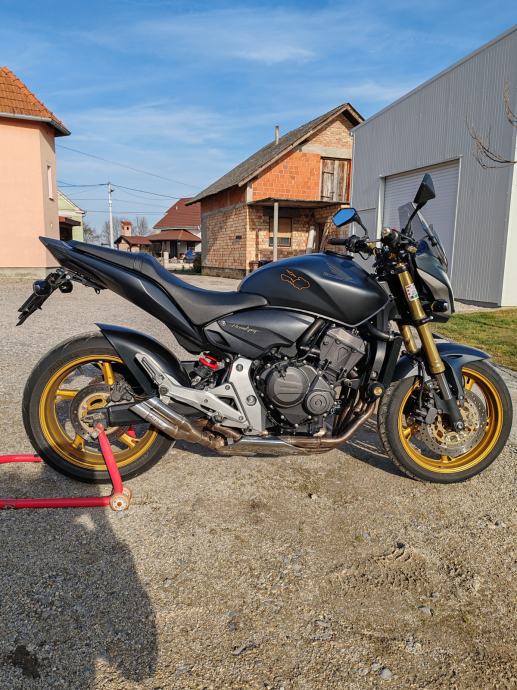 Honda CB600F 599 cm3, 2013 god.