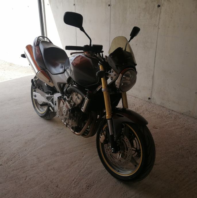 Honda CB600F HORNET 599 cm3, 2005 god.