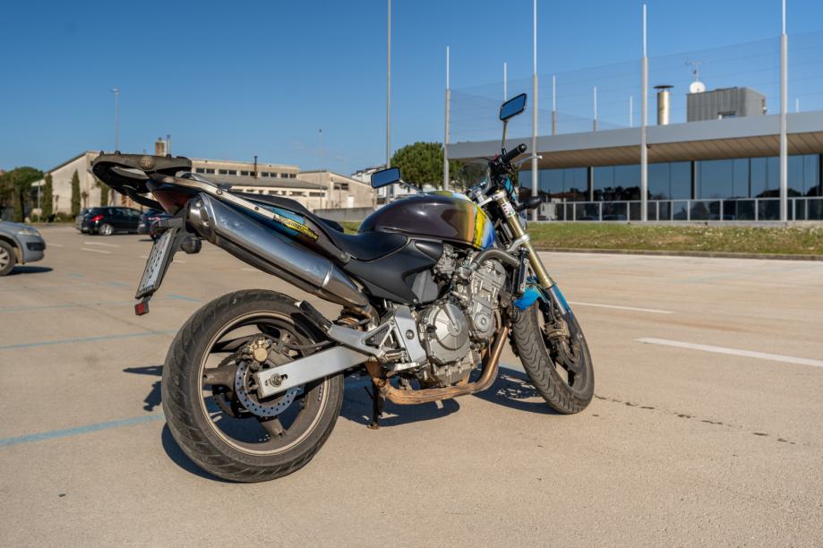 Honda CB600f Hornet 599 cm3, 2005 god.