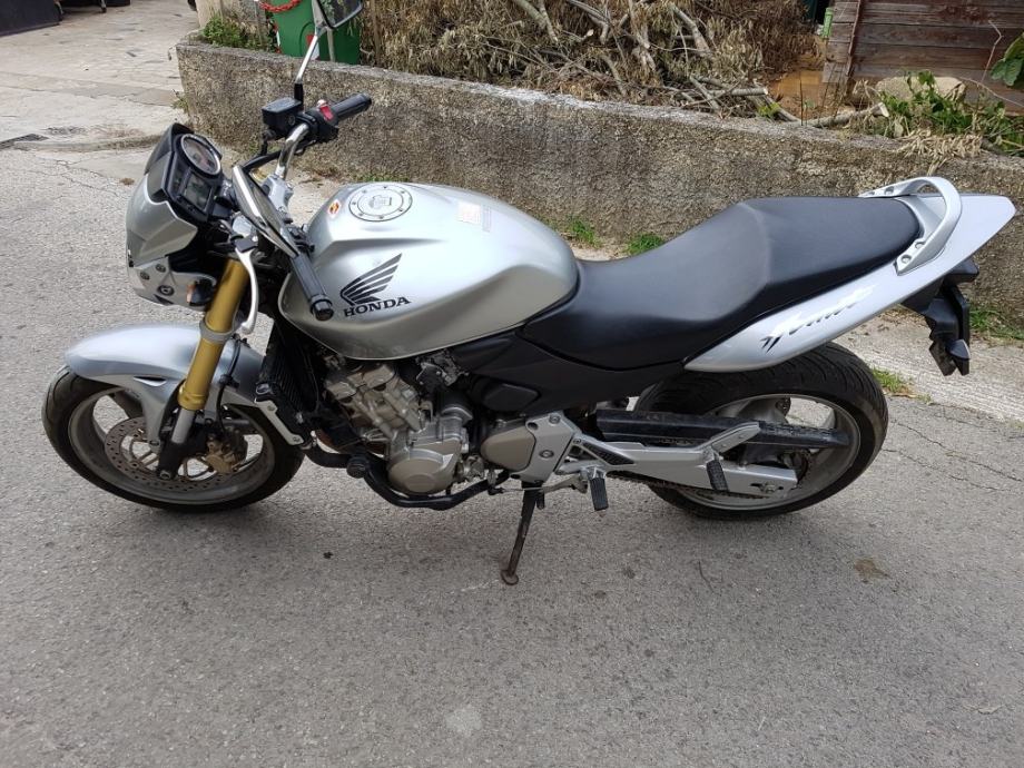 Honda CB600F Hornet 599 cm3, 2005 god.