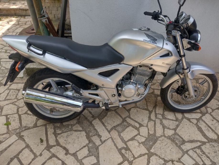 Honda CBF 250 250 cm3, 2005 god.