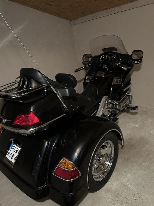 Honda 1800 Goldwing 24900€ BiH TABLE, MOGUĆA ZAMJENA, 2004 god.