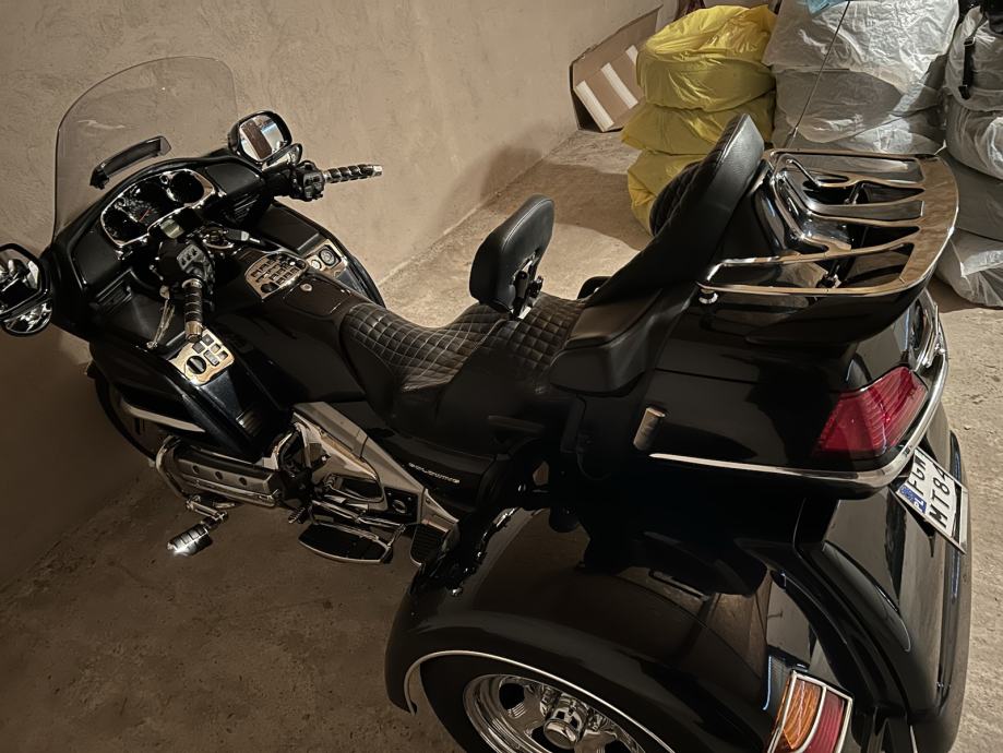 Honda 1800 Goldwing 24900€ BiH TABLE, MOGUĆA ZAMJENA, 2004 god.